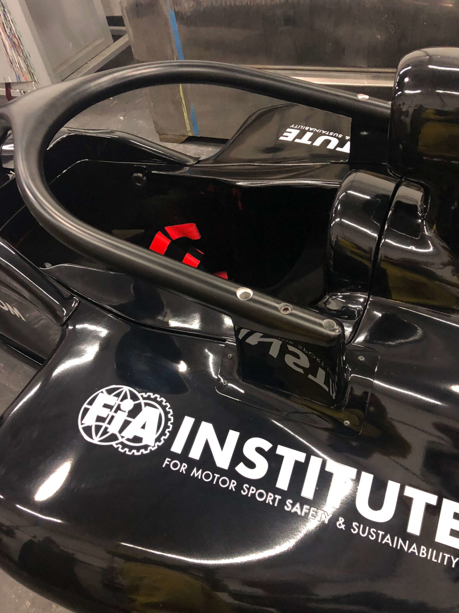 Revitalização do simulador de cockpit para Fórmula 1 - Custom Lab